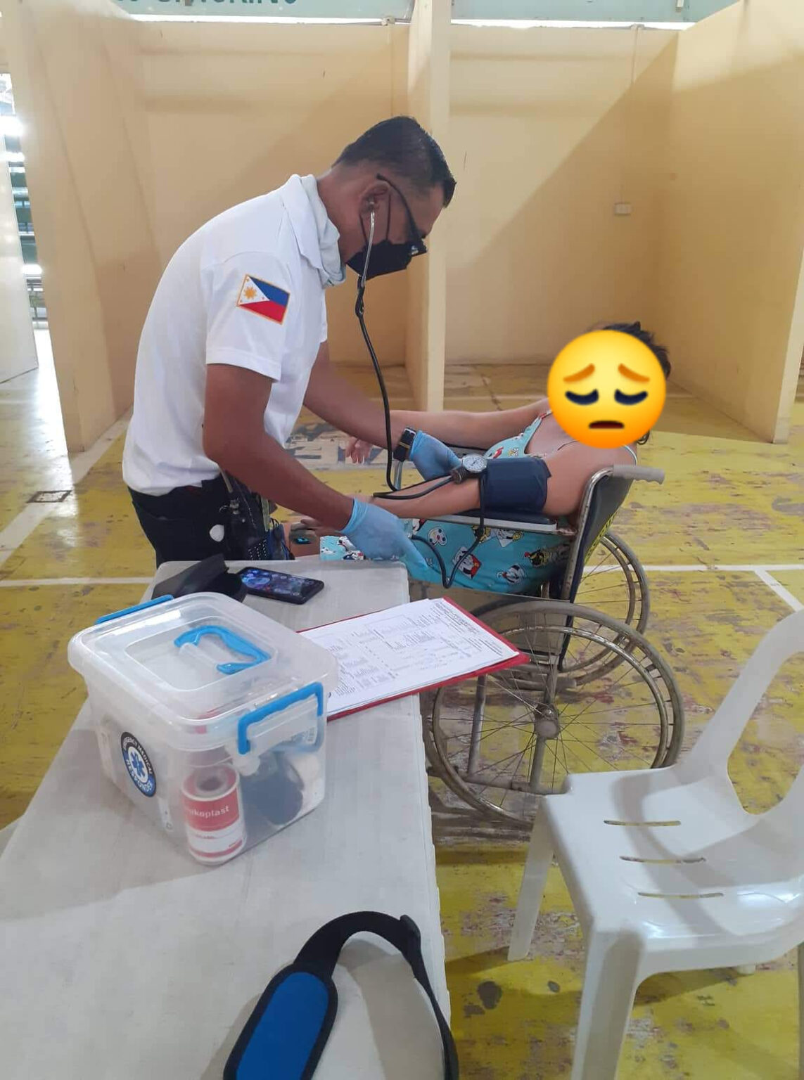 EMR Raptor volunteer first aid at Bay Center Swab Test Area – Mario ...